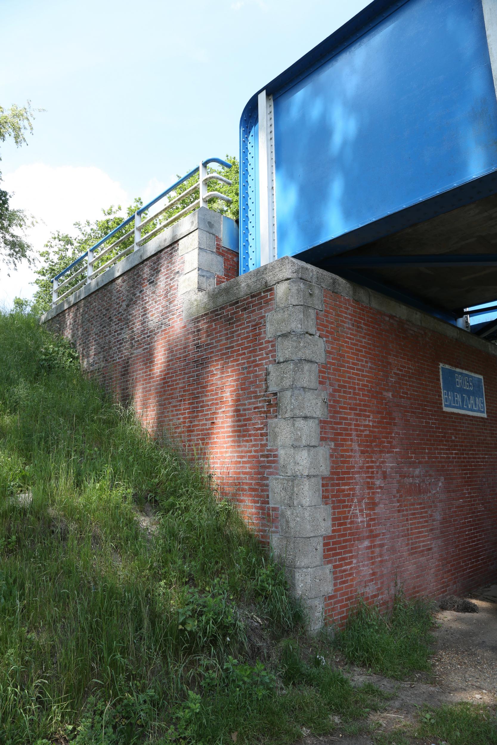 Brug Balen Zwaling | Binnenvaart in Beeld